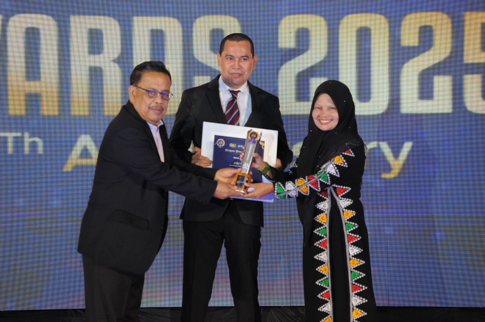 Ini Kata Anjar Aulia Ketua Yayasan Halimon Al Asyi Raih Award 2025 Dari ...